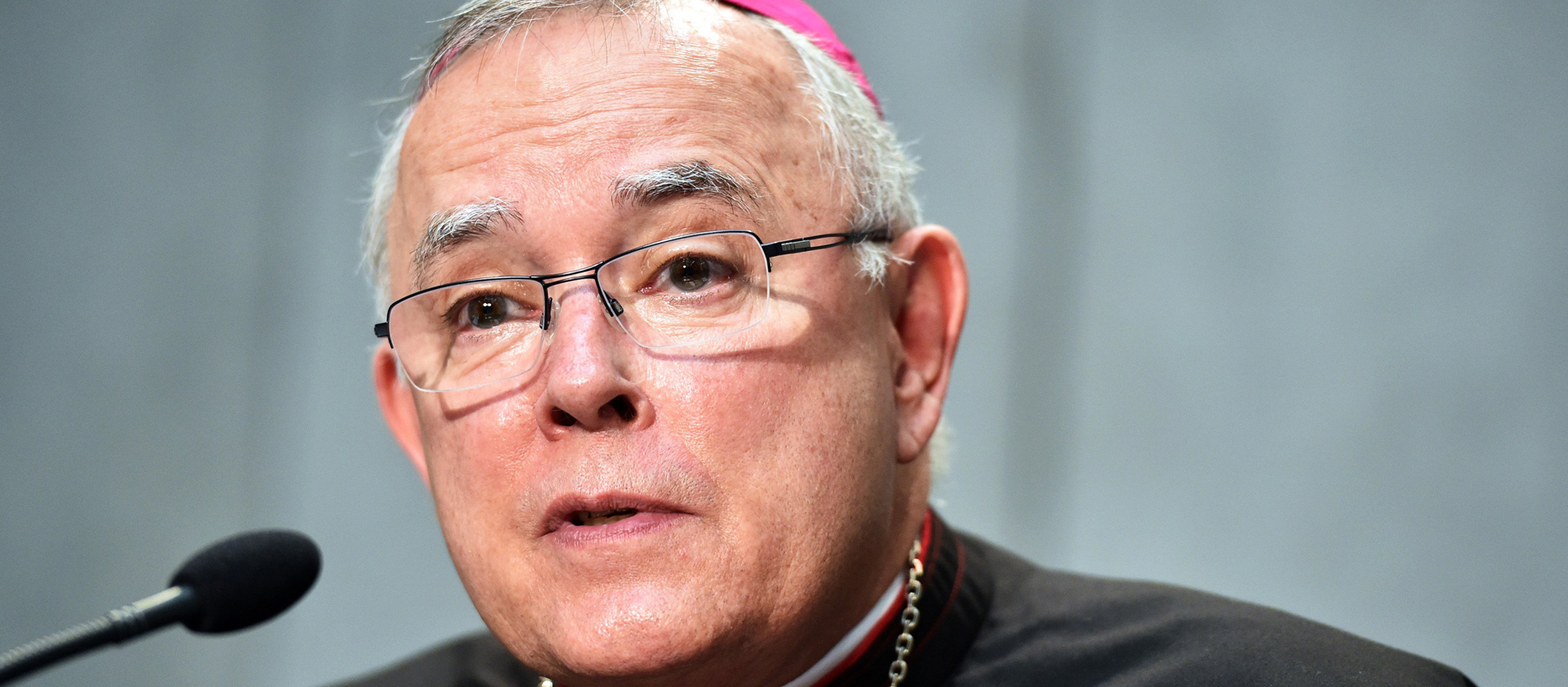 US-Erzbischof gegen LGBT-Abkürzung in Kirchen-Dokumenten - katholisch.de